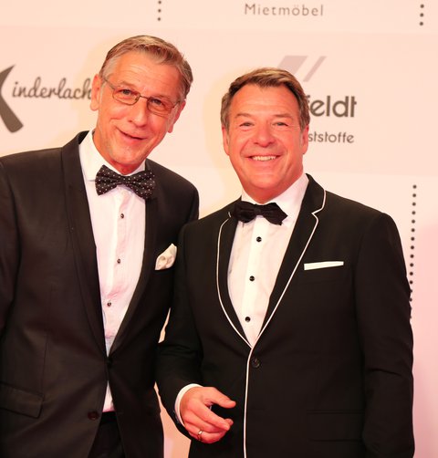 Coming out: Spektakuläre Coming-outs lesbischer und schwuler Promis ...