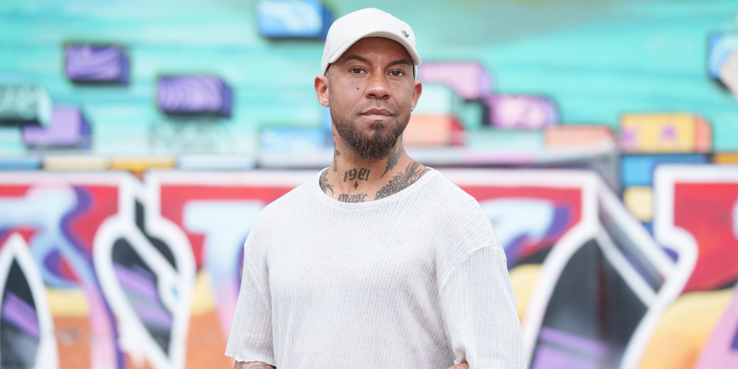 „Sexpositiv und lustbetont“: Neuer IWWIT-Teamleiter Jonathan Gregory — www.siegessaeule.de