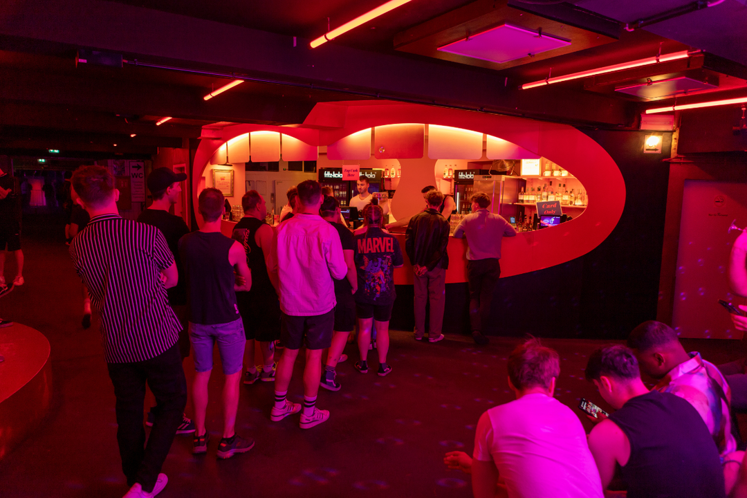 SchwuZ in der Krise: Entlassungen, finanzielle Schieflage und ungewisse ...